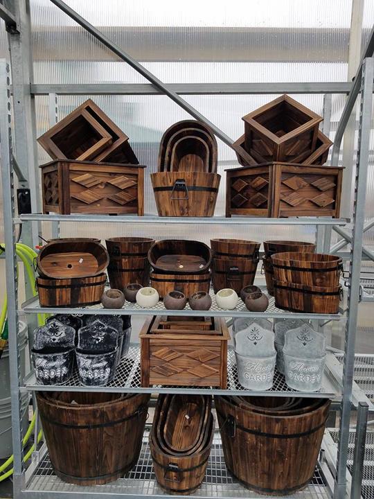 Dutch Meadows Garden Center & Landscaping - Pella, IA