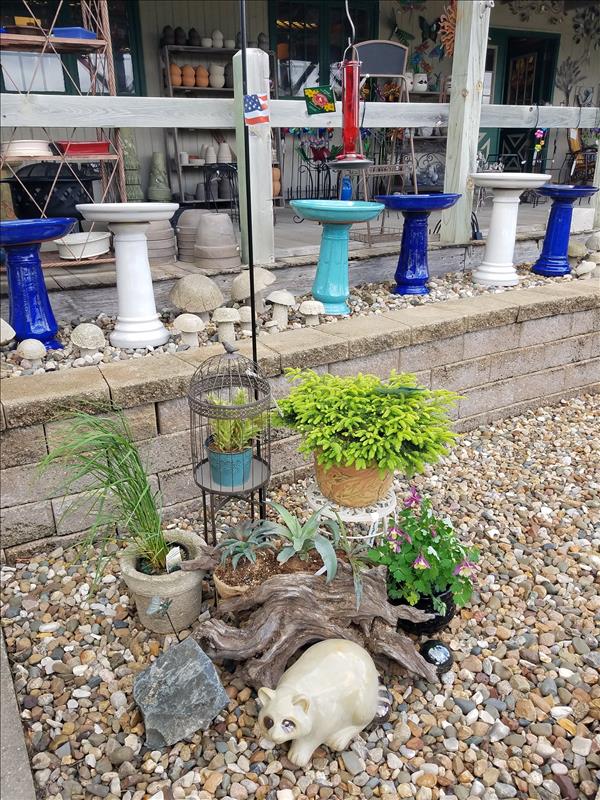 Dutch Meadows Garden Center & Landscaping - Pella, IA