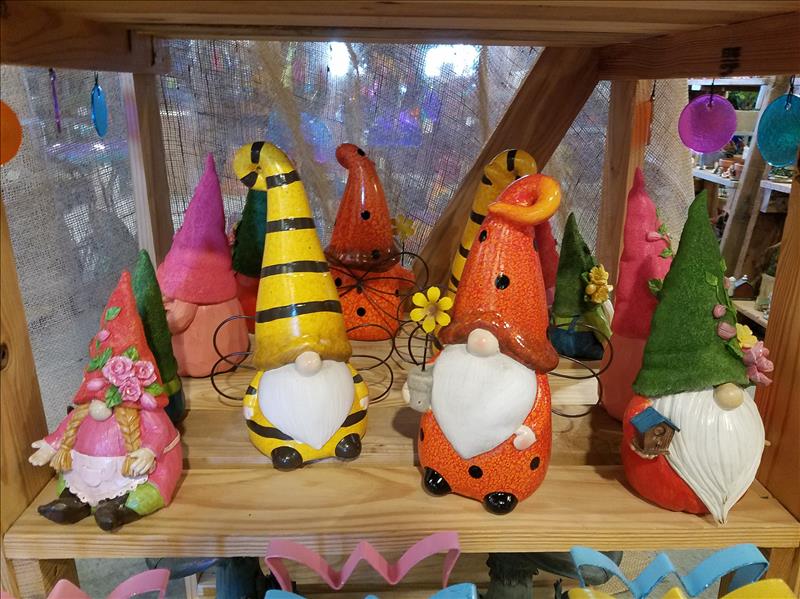 Dutch Meadows Garden Center & Landscaping - Pella, IA